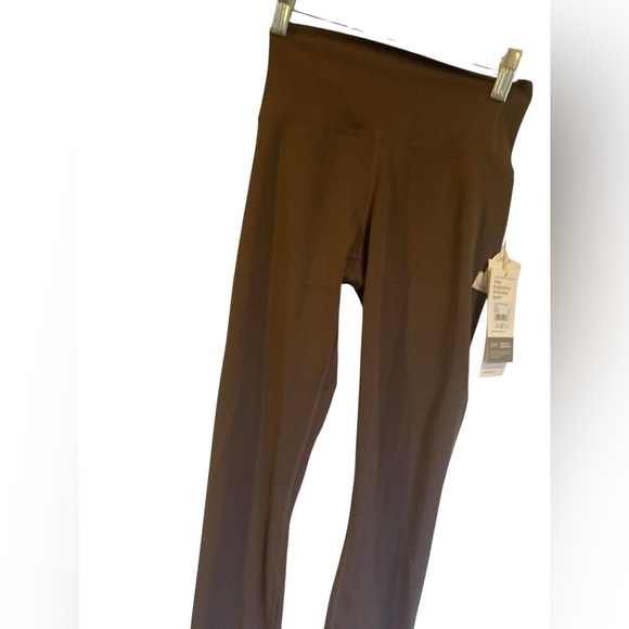 Vuori | Pants & Jumpsuits | Nwt Vuori All The Feels Leggings Java Size ...